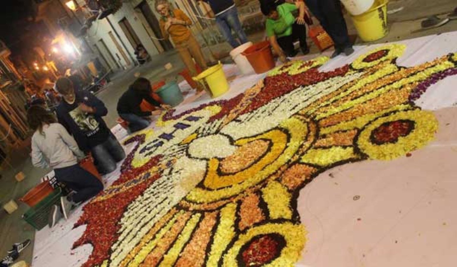 Infiorata di Calatafimi Segesta - Festa del Corpus Domini - Visit Belice